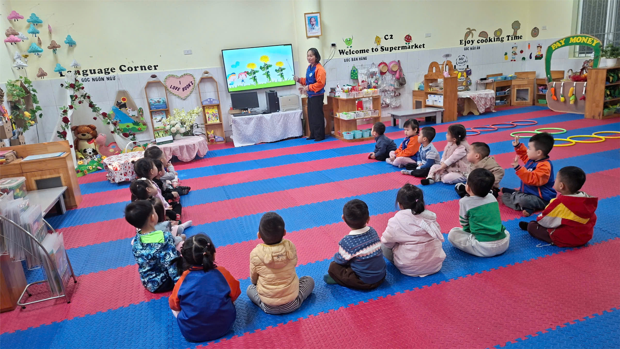 LQVT: So sánh hai nhóm đối tượng trong phạm vi 4 | Trường mầm non Việt Hưng